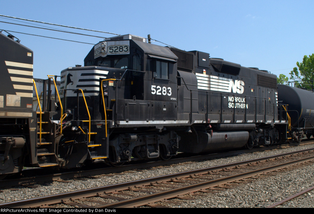 NS GP38-2 5283 fifth out on 19G